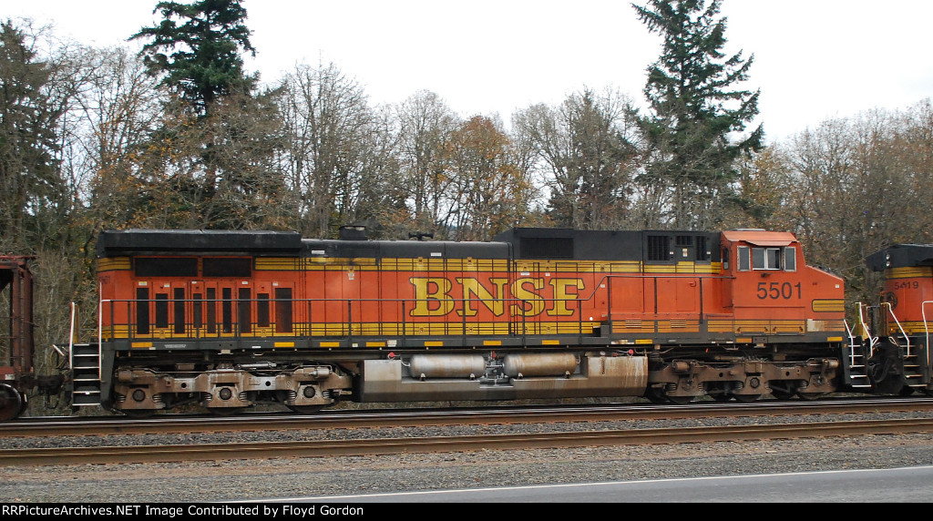 BNSF 5501